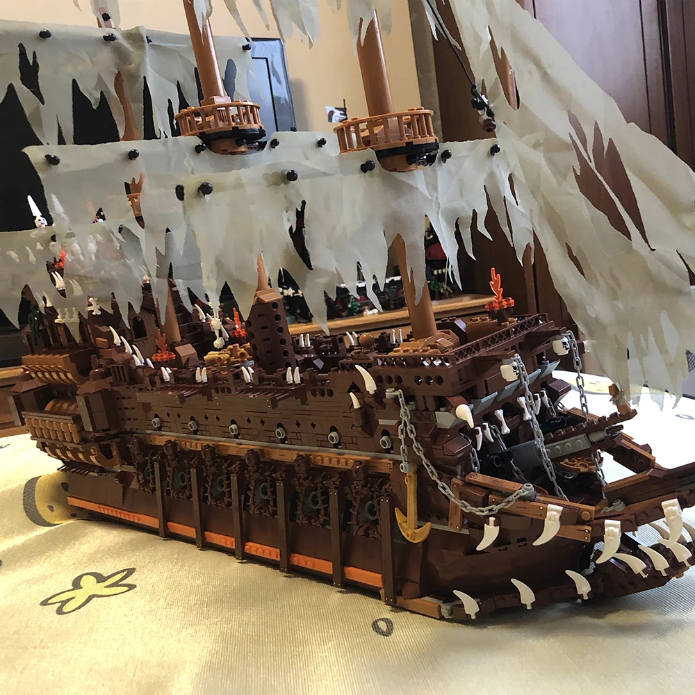 Lego Flying Dutchman Potc