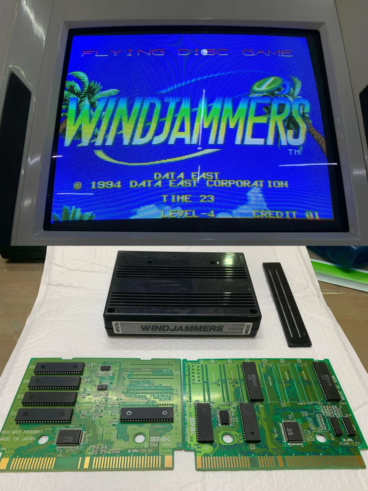 Mvs, SNK Transforms Game Card Sealing Chip