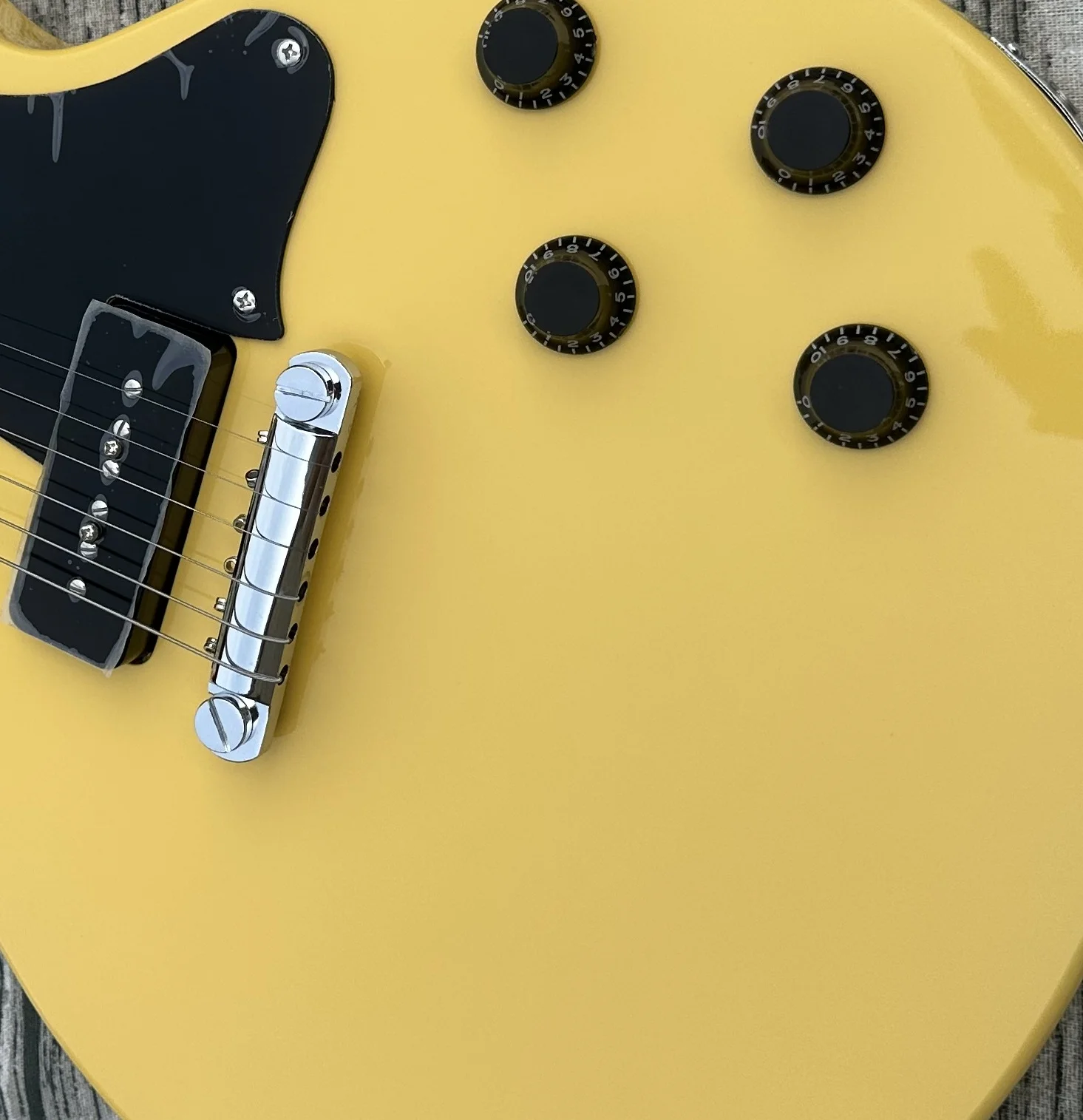 Standard-electric-guitar-TV-yellow-cream-yellow-bright-cream-white ...