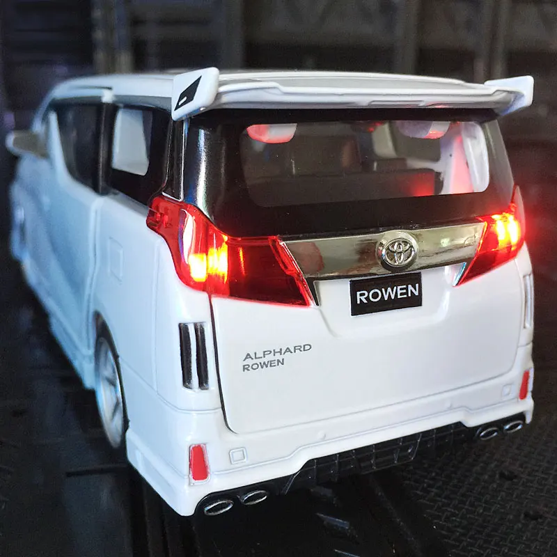 1-32-Toyota-Alpha-ROWEN-star-commercial-car-alloy-car-model-sound-and ...