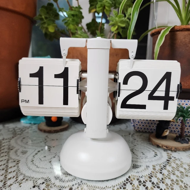 Mechanical Retro Automatic Page - Retro Mechanical Desk Clock With ...