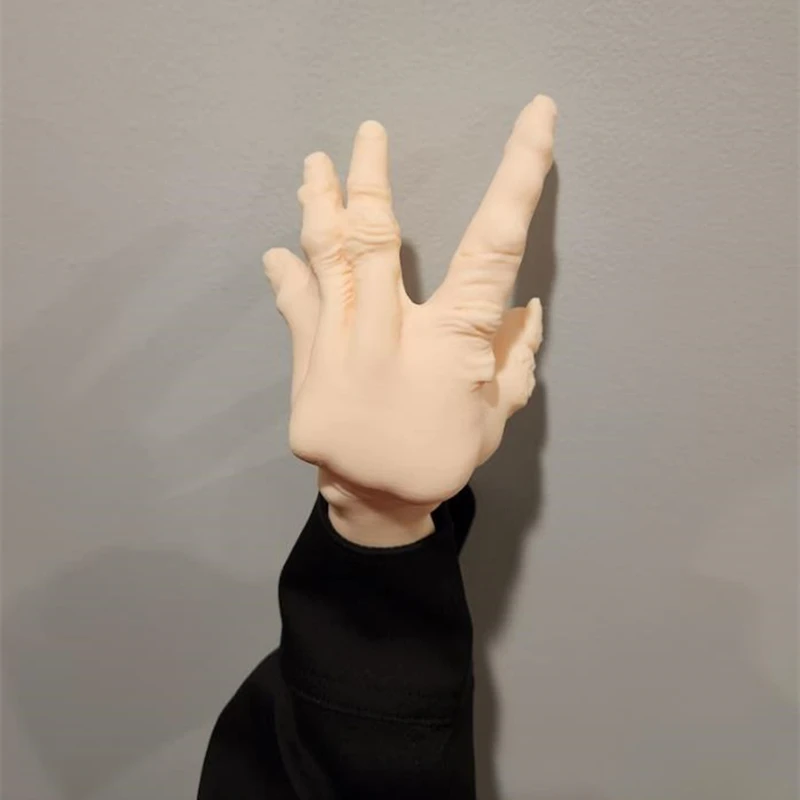Scary Movie 2 Butler Hand