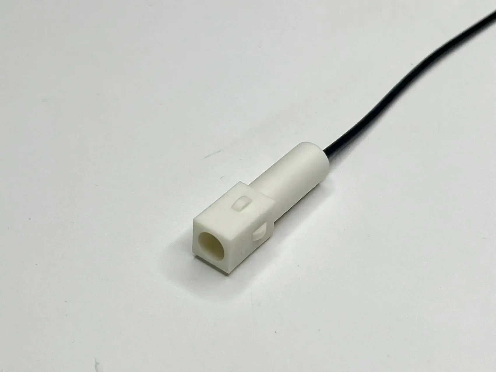 TE-Universal-Mate-N-Lok-6-35mm-Pitch-OTS-Cable-350865-1-with-Socket ...