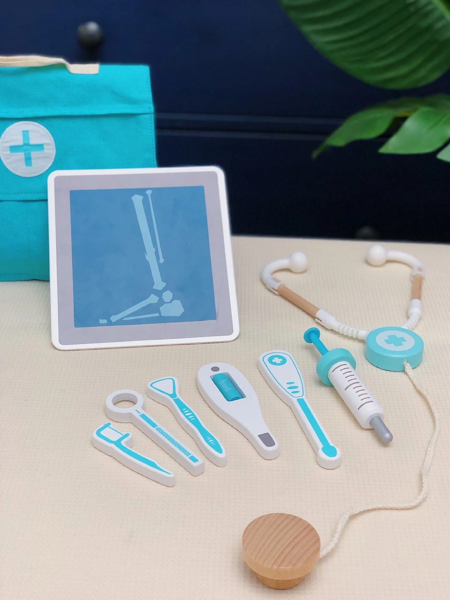 Ensemble de jouets de doctorat - Ensemble de jouets de docteur en bois ...