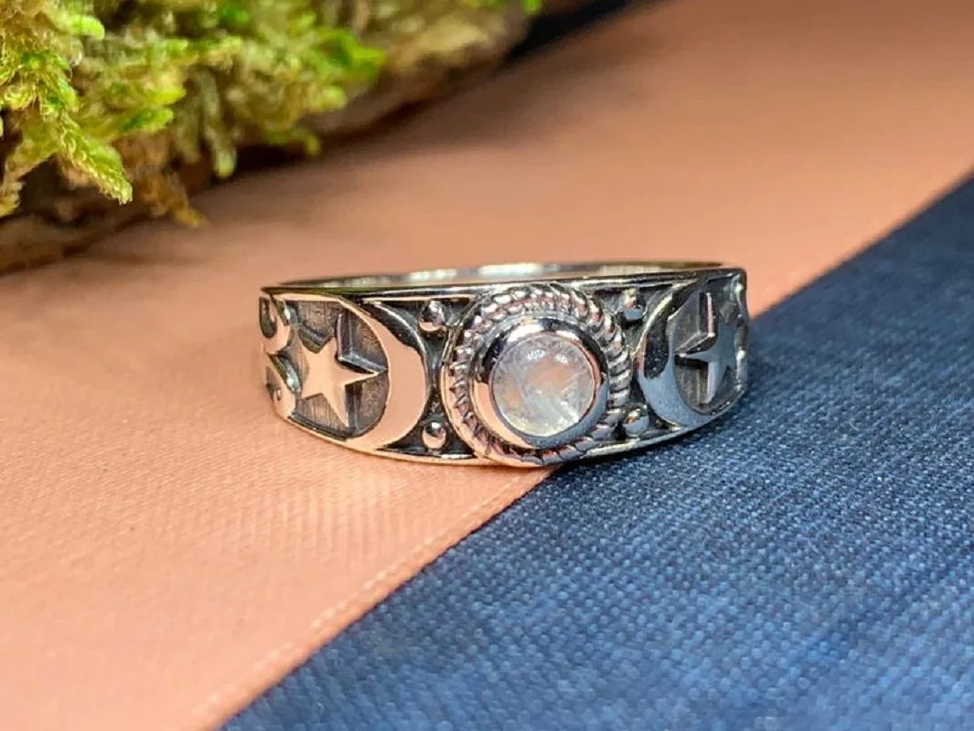 Boho-Irish-Celtic-Ring-for-Women-Vintage-Crescent-Moon-Star-White-Gold ...