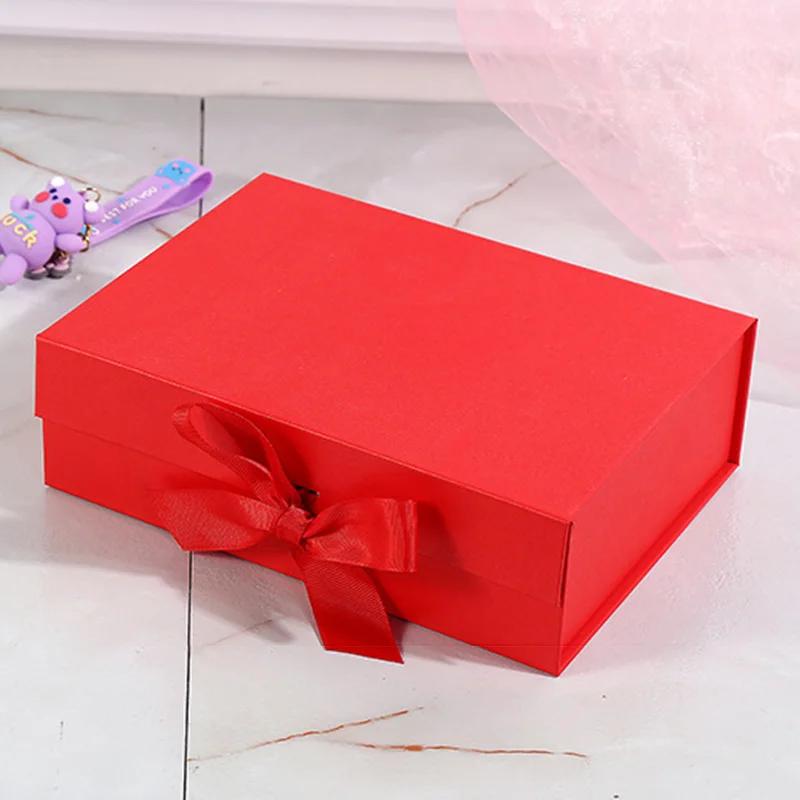 Luxury-Gift-Box-with-Changeable-Ribbon-and-Magnetic-Closure-for-Luxury ...
