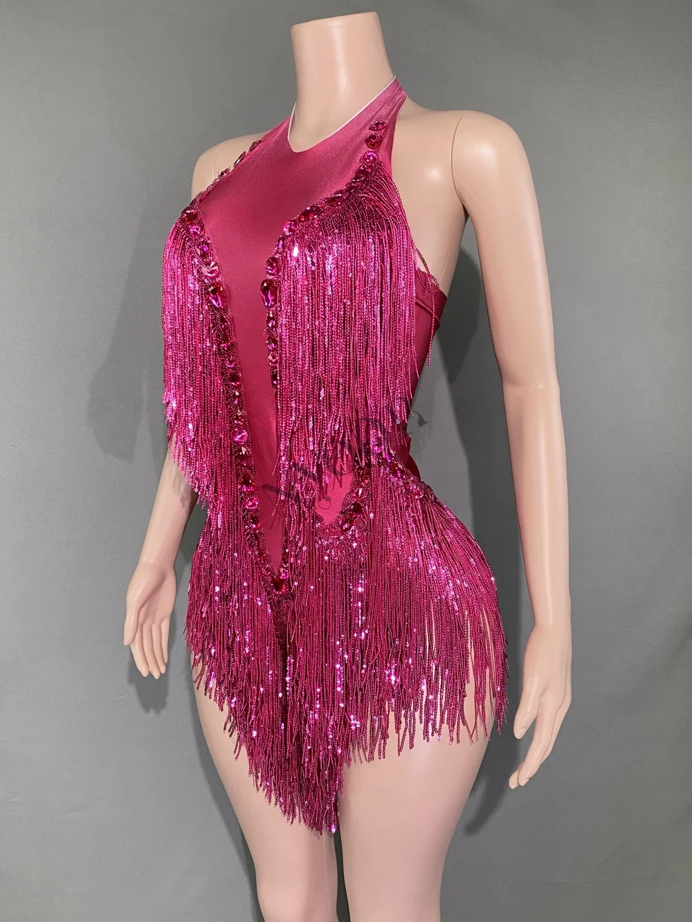 Body brillante con lentejuelas y cristales de color rosa intenso para ...