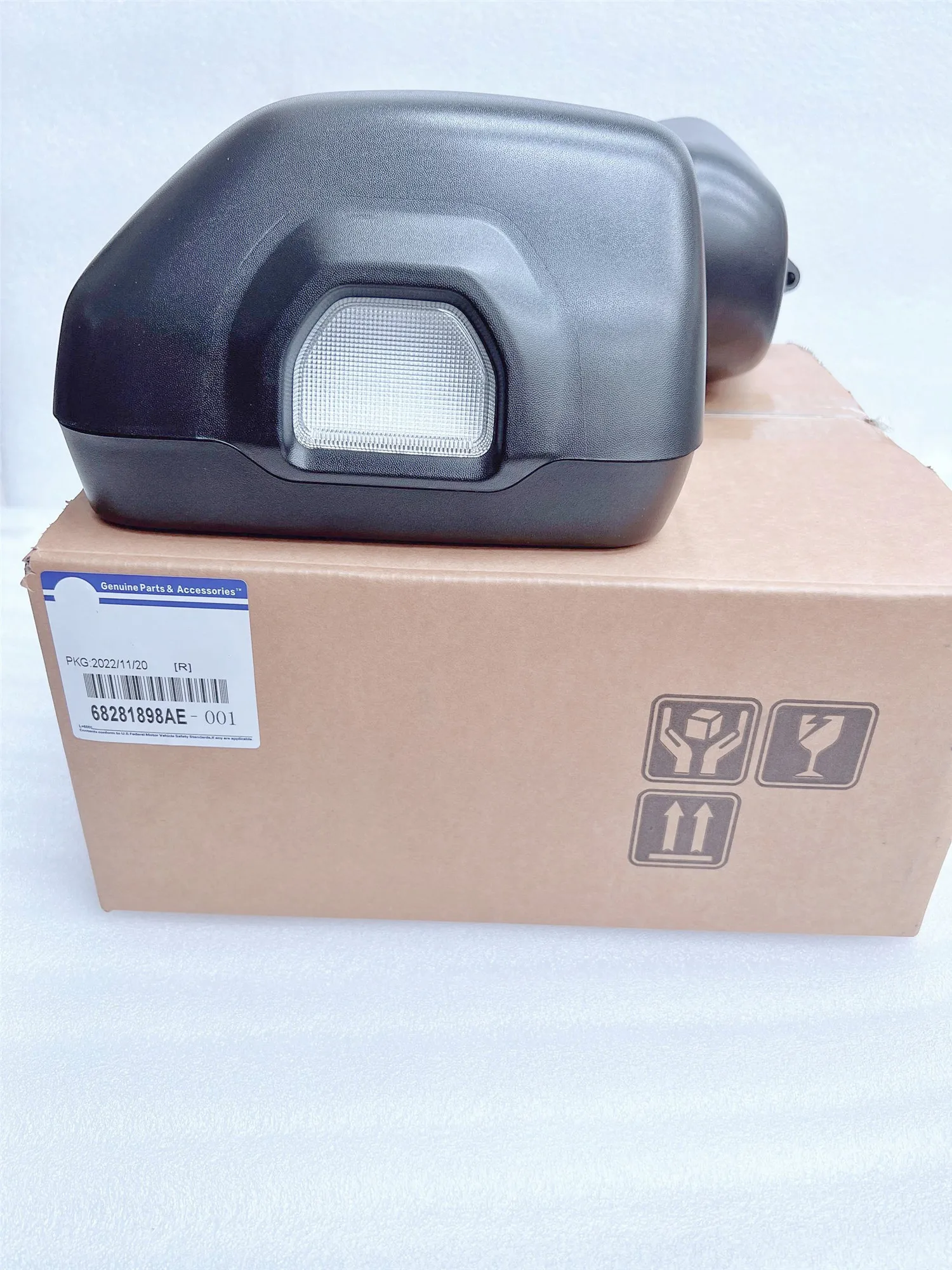J-68281899AE-68281891AE-68281898AE-68281890AE.jpg