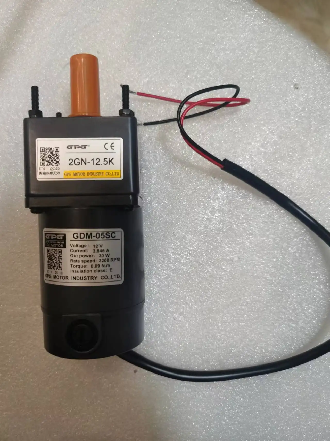GPG-motor-shaft-10mm-2GN-12-5K-12v-30w-0-09nm-dc-motor.jpg