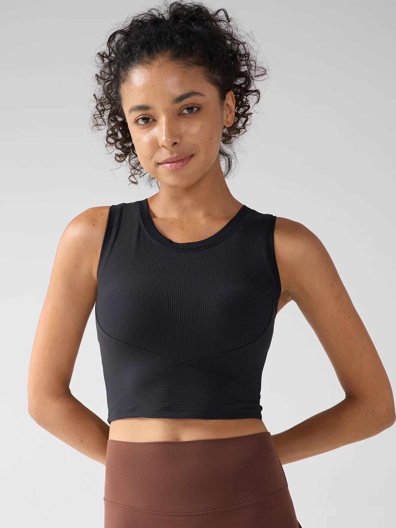 Solid Color Women Sleeveless Round Neck Tanks Tops Fixed cup Shockproof ...