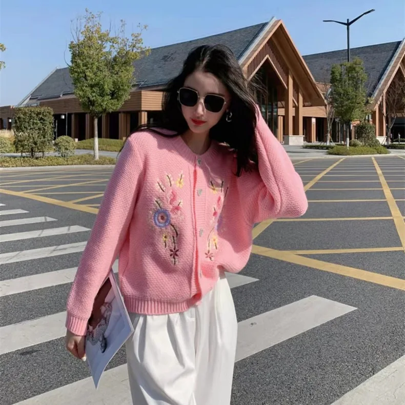 Fashion Embroidered Flower Slim Fit Round Neck Style Crop Navel ...