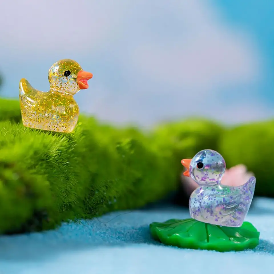 Tiny Plastic Ducks GGSTDDUP 100 Pack Mini Resin Ducks, Mini Ducks ...