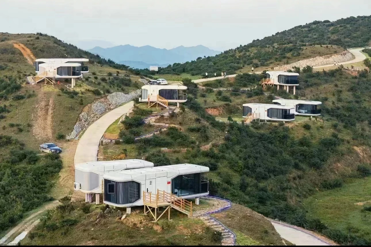 Customize prefabricated Luxury Hotel Modern Space Capsule Style camping ...