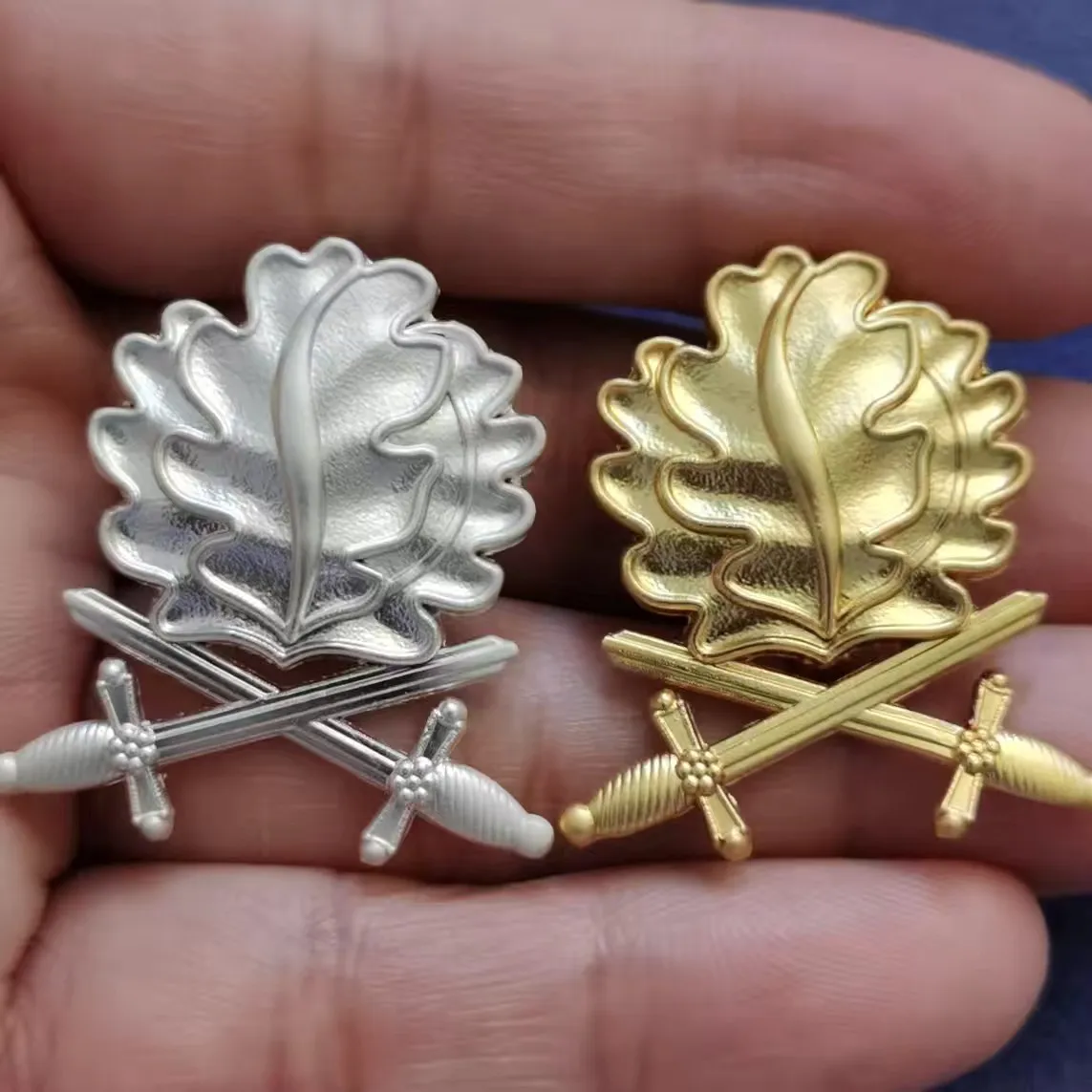 2-pcs-set-oak-leaf-badge-copy-medal-German.jpg