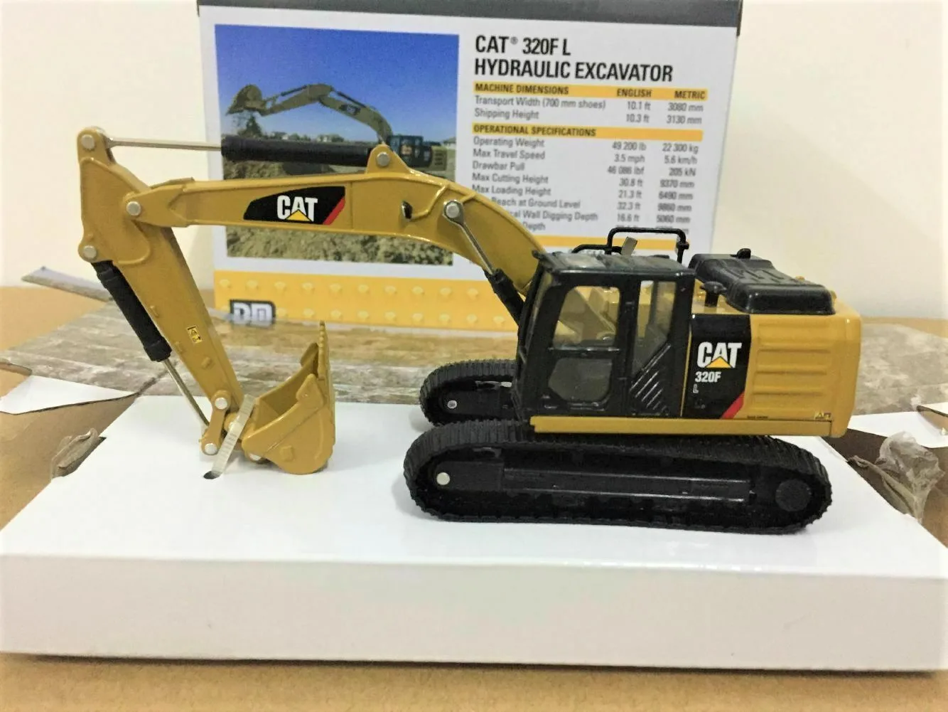 Cat 320F L Hydraulic Excavator 1:64 Scale Metal Model By Diecast Masters DM85690