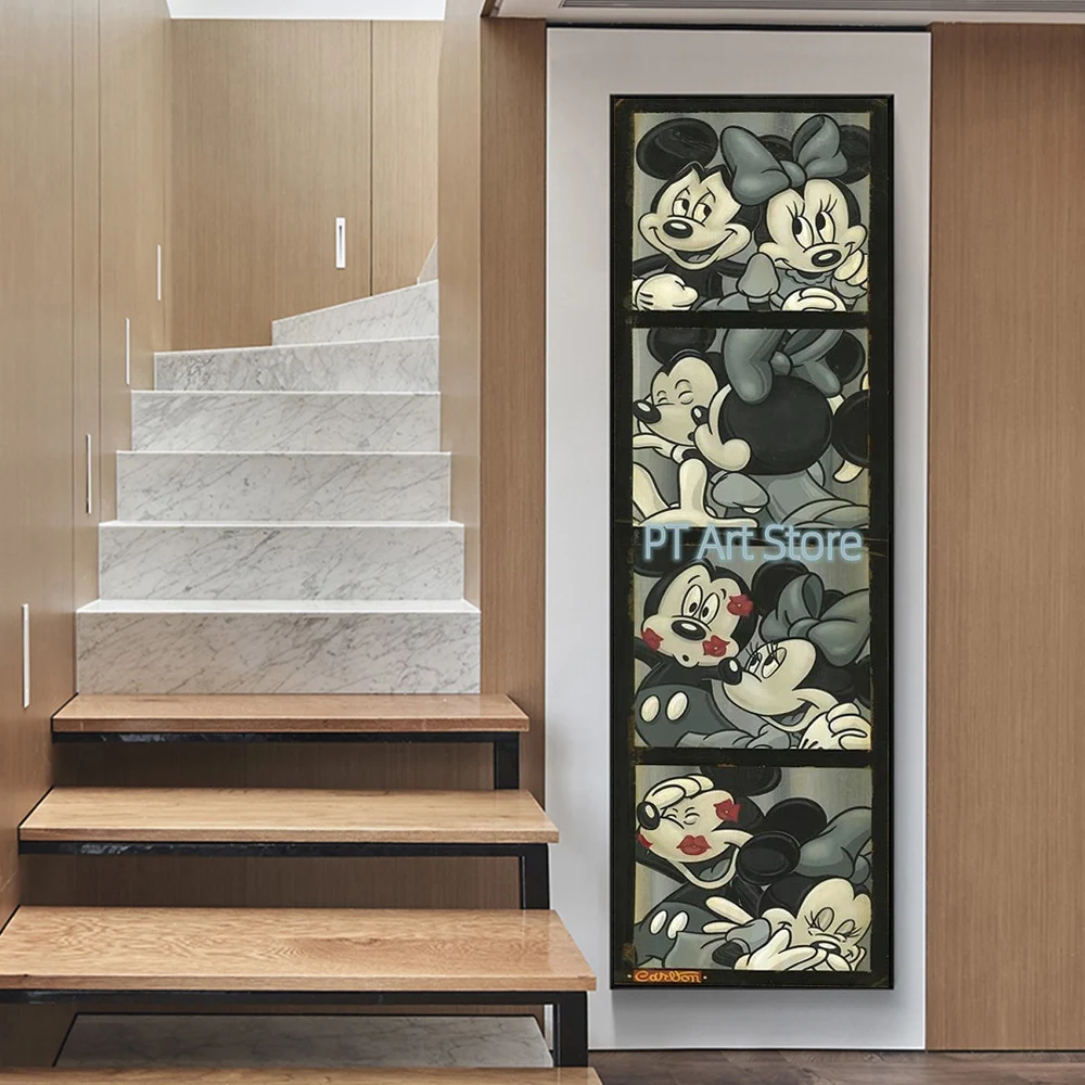 Mickey And Minnie Mouse Vintage Kissing