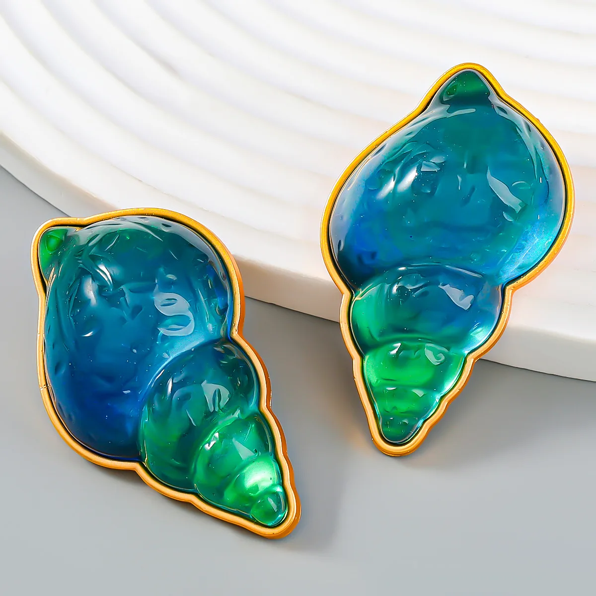 Metal-Resin-Conch-Earrings-Women-s-Exaggerated-Trend-Study-Earrings ...