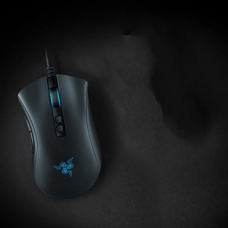 DPI buttons at your fingertips and razer chroma customisable lighting