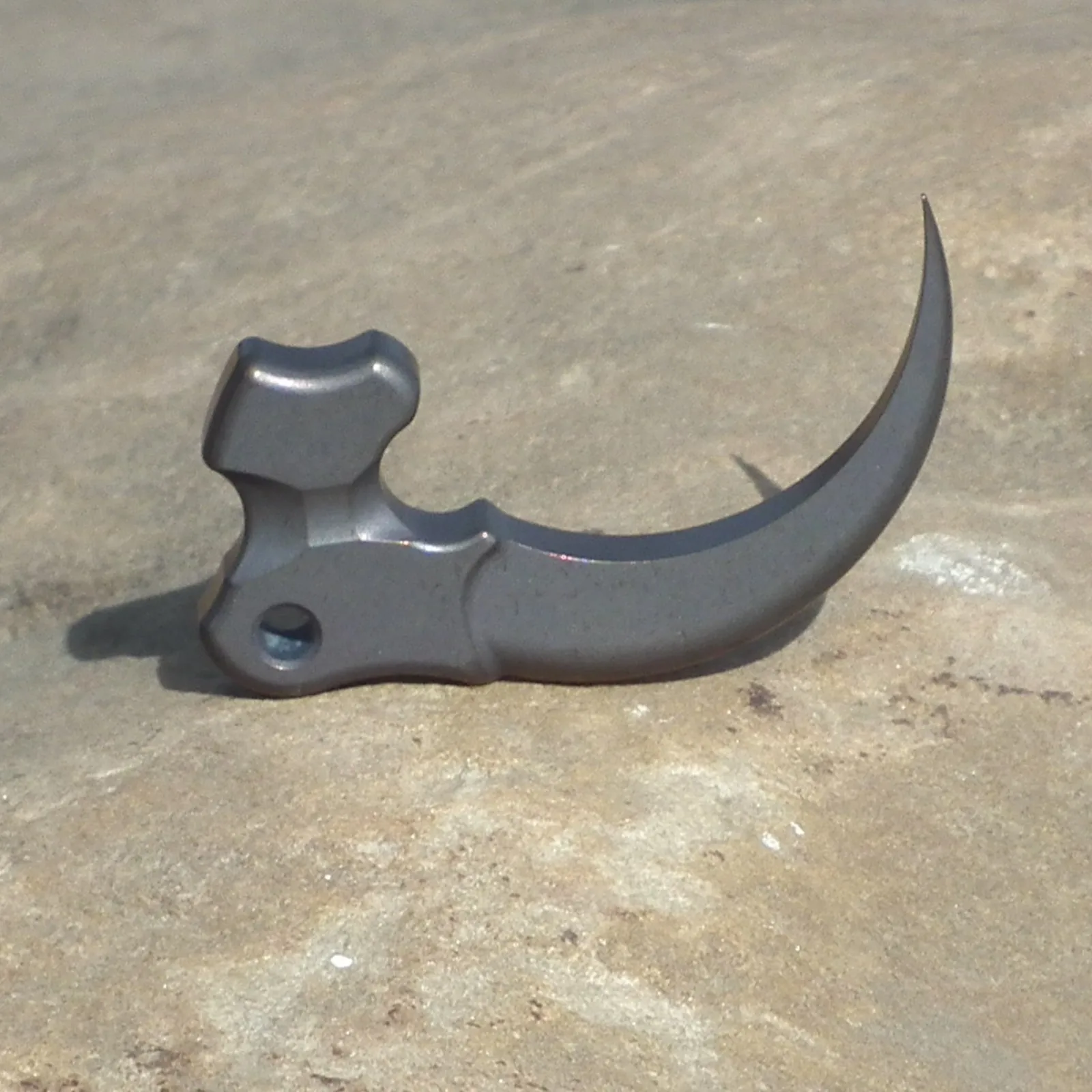 Eagle-Claw-Titanium-Alloy-Knife-Pendant-Tc4-Open-Box-Artifact-Hole-Edc-Decoration-Body-Outdoor ...