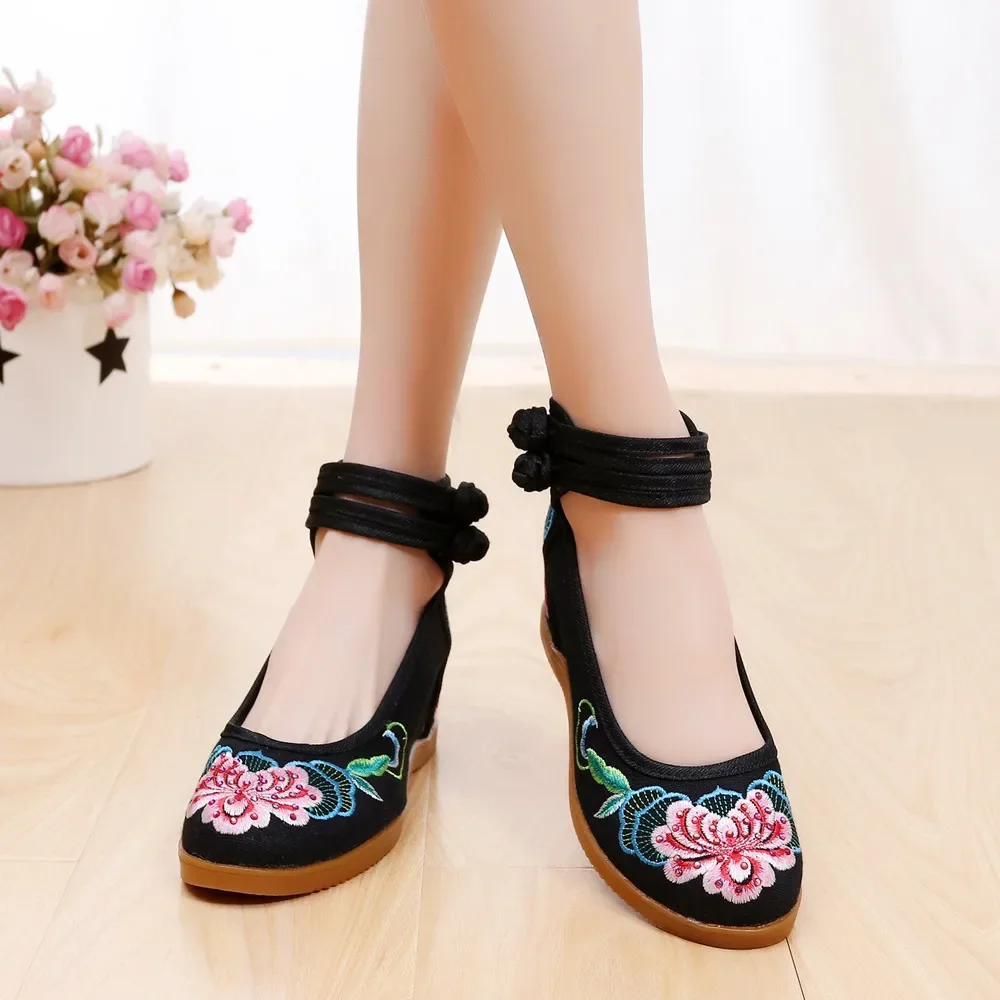 Autumn Chinese Hanfu Embroidered Cloth Shoes Women Casual Harajuku ...