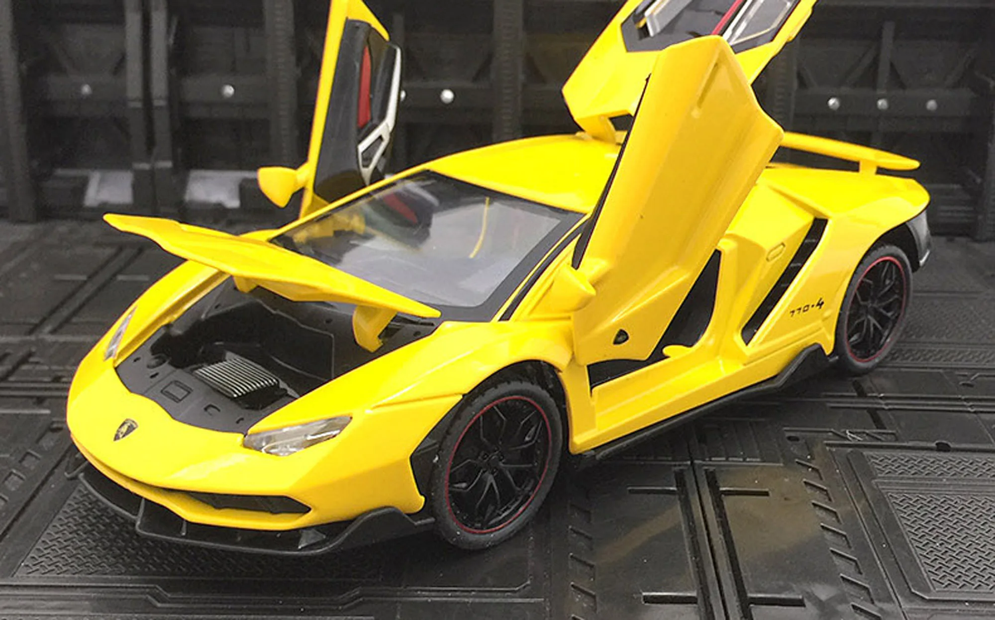 1-24-Lamborghini-alloy-sports-car-model-sound-and-light-pull-back-four ...