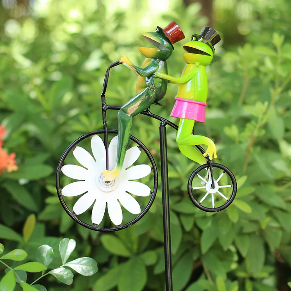 Vintage-Bicycle-Metal-Wind-Spinner-Iron-Wind-Spinner-Frogs-On-a-Bike ...