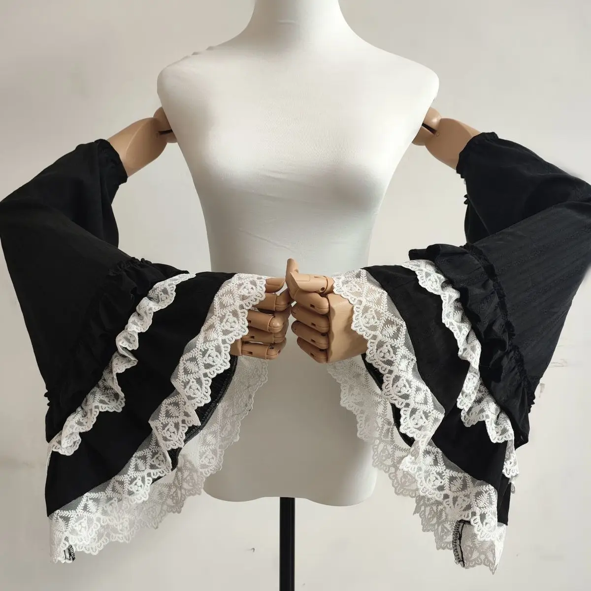 New Lolita universal ruffle flared sleeve white black Lace long gloves ...