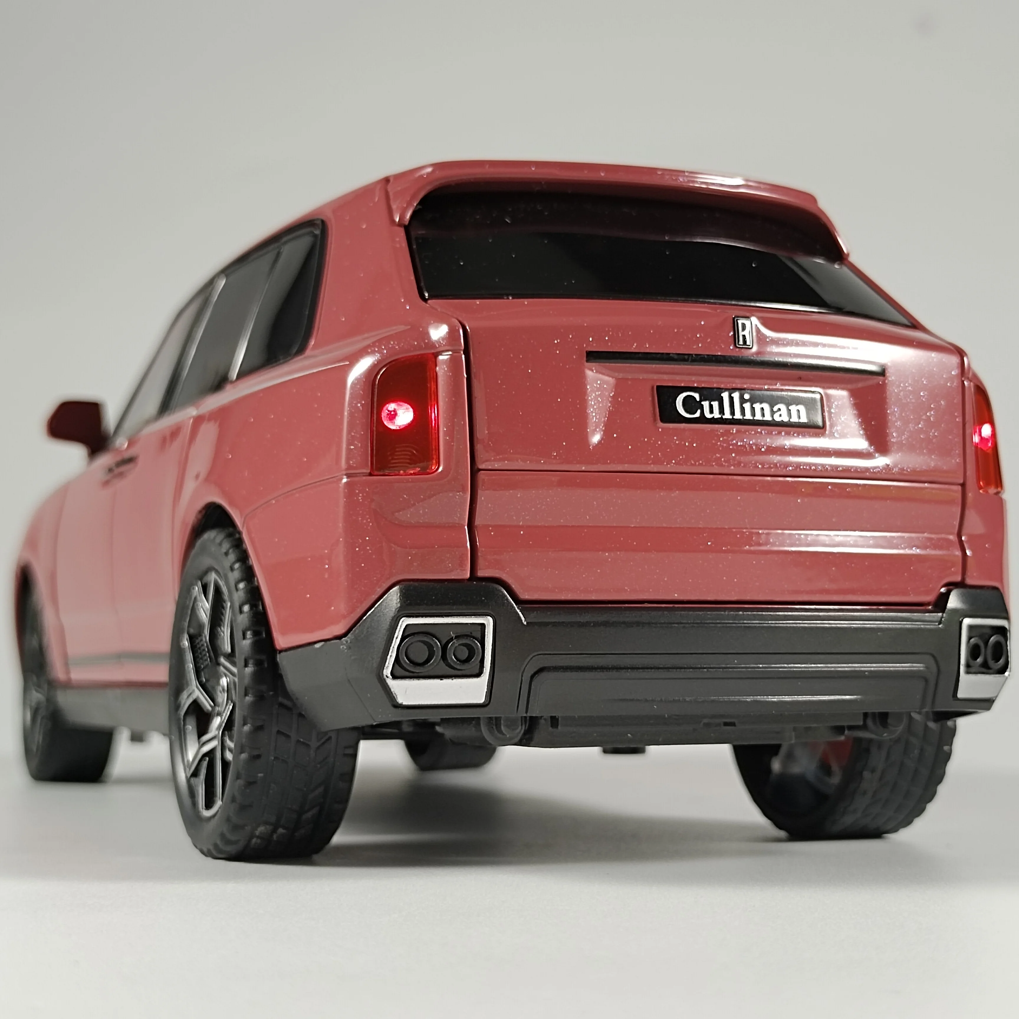1:24 Rolls Royce Cullinan SUV Alloy Diecast Metal Model Car Pull Back ...