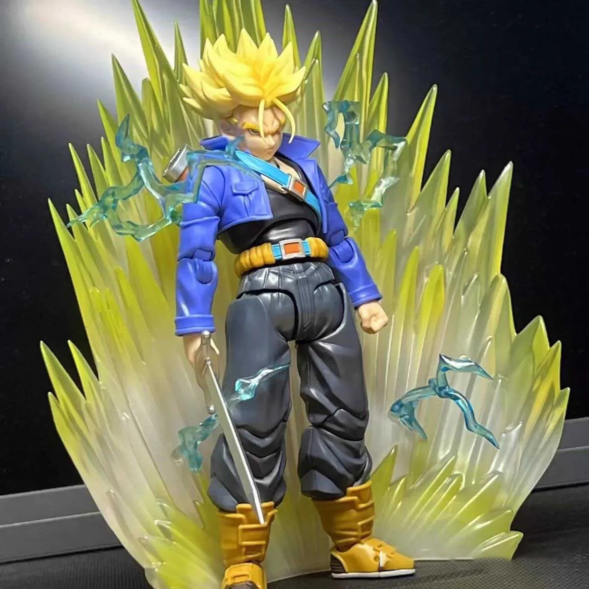 Dragon Ball Z Super Saiyan Trunks