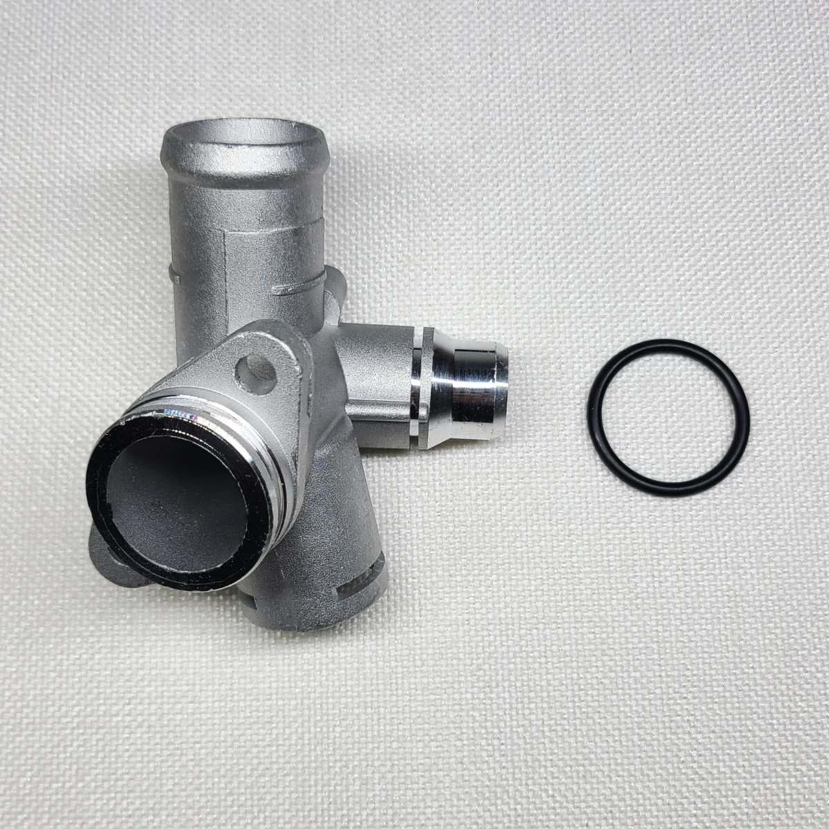 Aluminium-Engine-Water-Pipe-Coolant-Flange-For-Audi-A4-B7-2-0-A6-C6-2-0.jpg