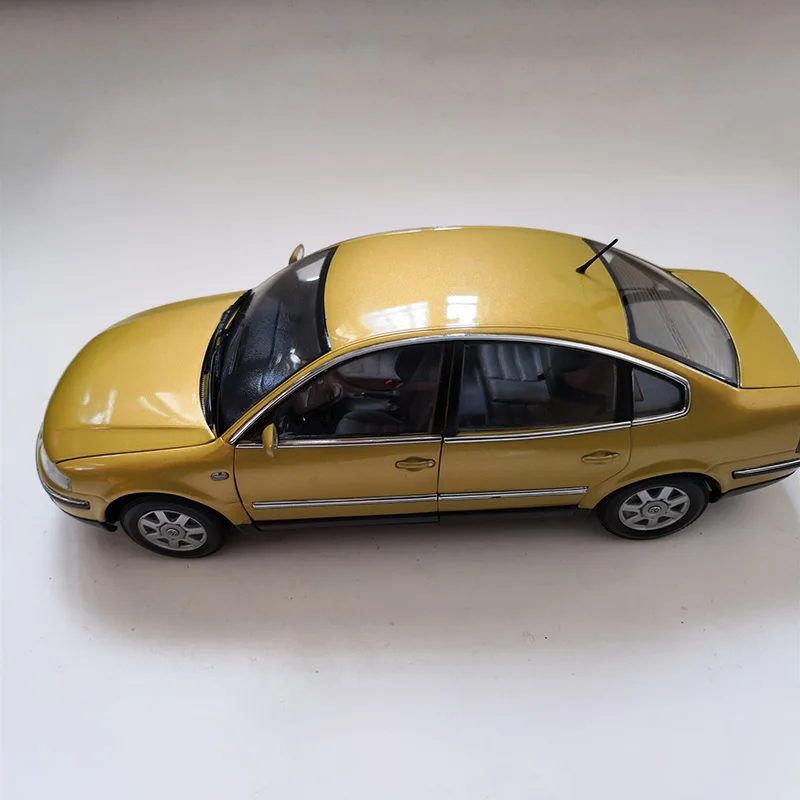 Original-Diecast-Alloy-1-24-Scale-B5-PASSAT-Car-Model-Yellow-Purple-For ...