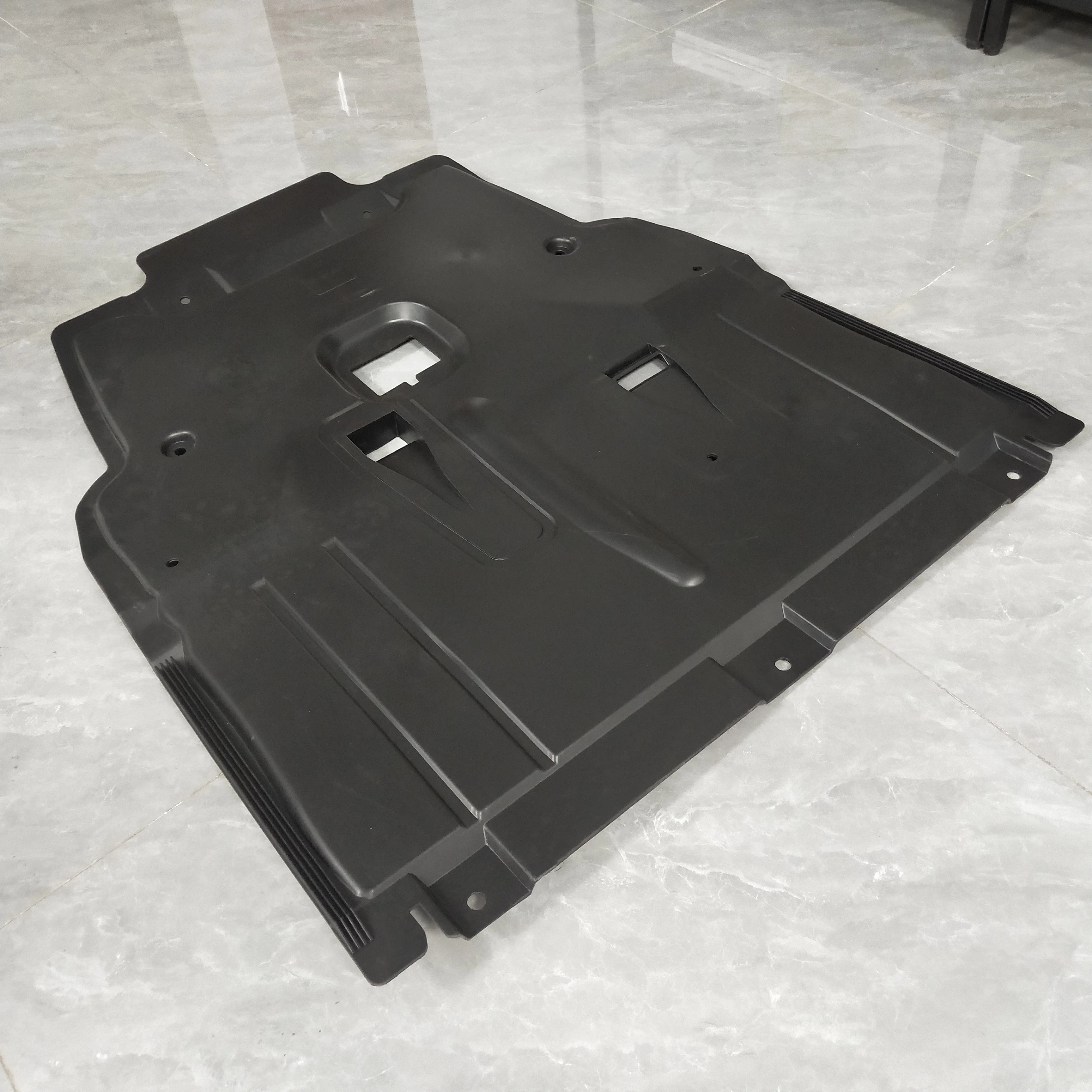 2465200223-A2465200223-Auto-Body-Spare-Parts-Engine-Under-Cover-for ...