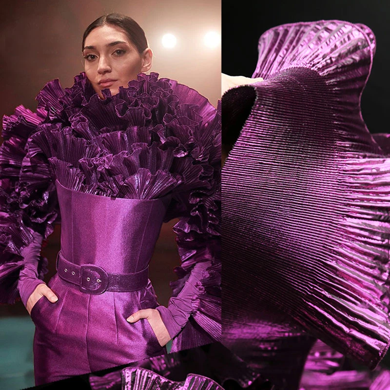 Metallic wavy large lace, pleated pleated ruffles, dress styling stage ...