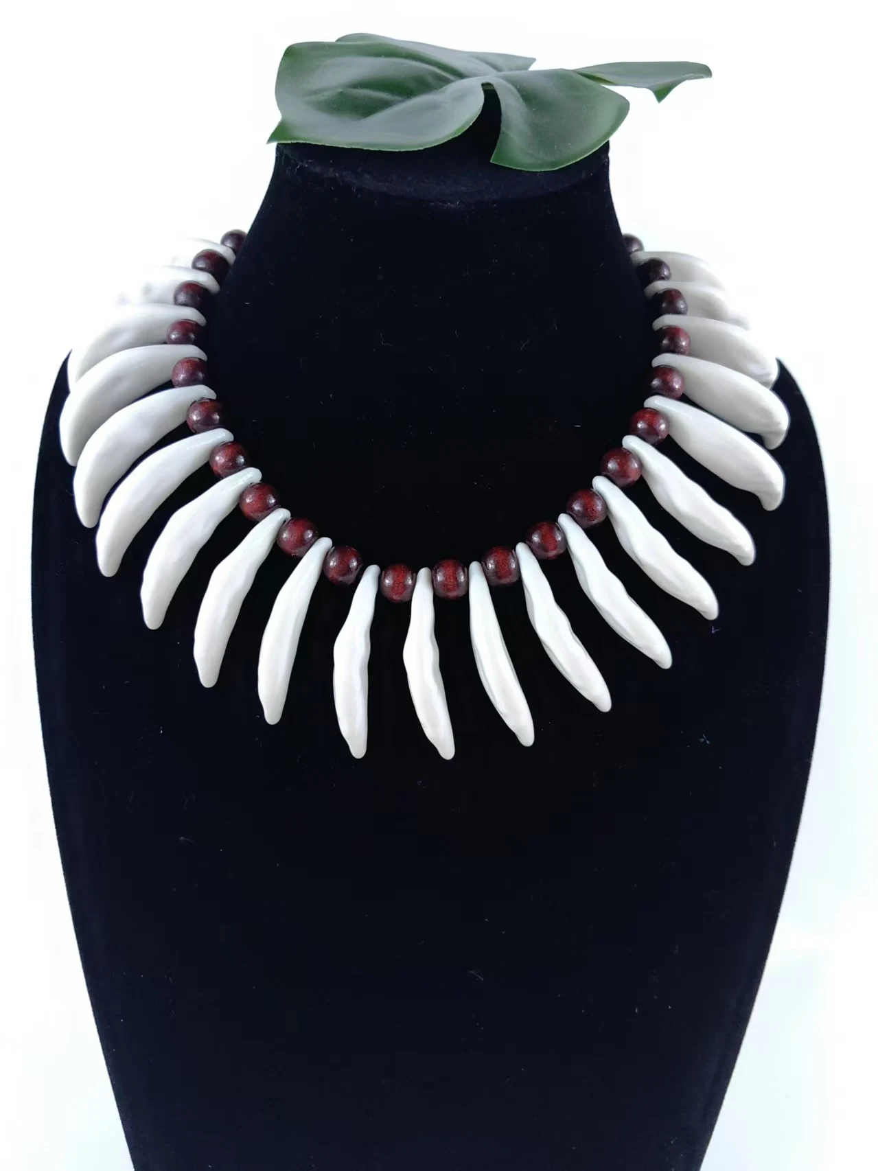 Ula-Nifo-Necklace-Polynesian-Cultural-Performances-Halloween-Necklace ...
