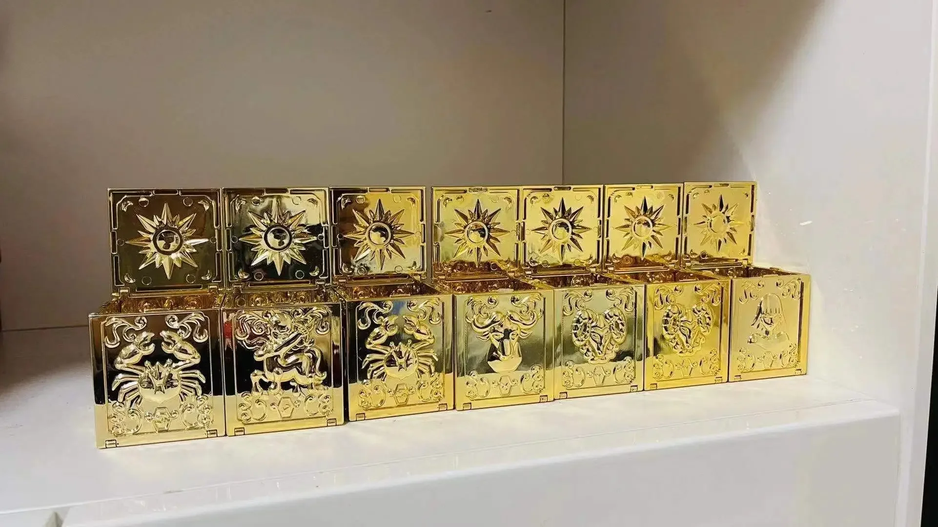 RH-12-Gold-Saints-maleta-God-Cloth-Box-Saint-Seiya-Myth-Constellation ...