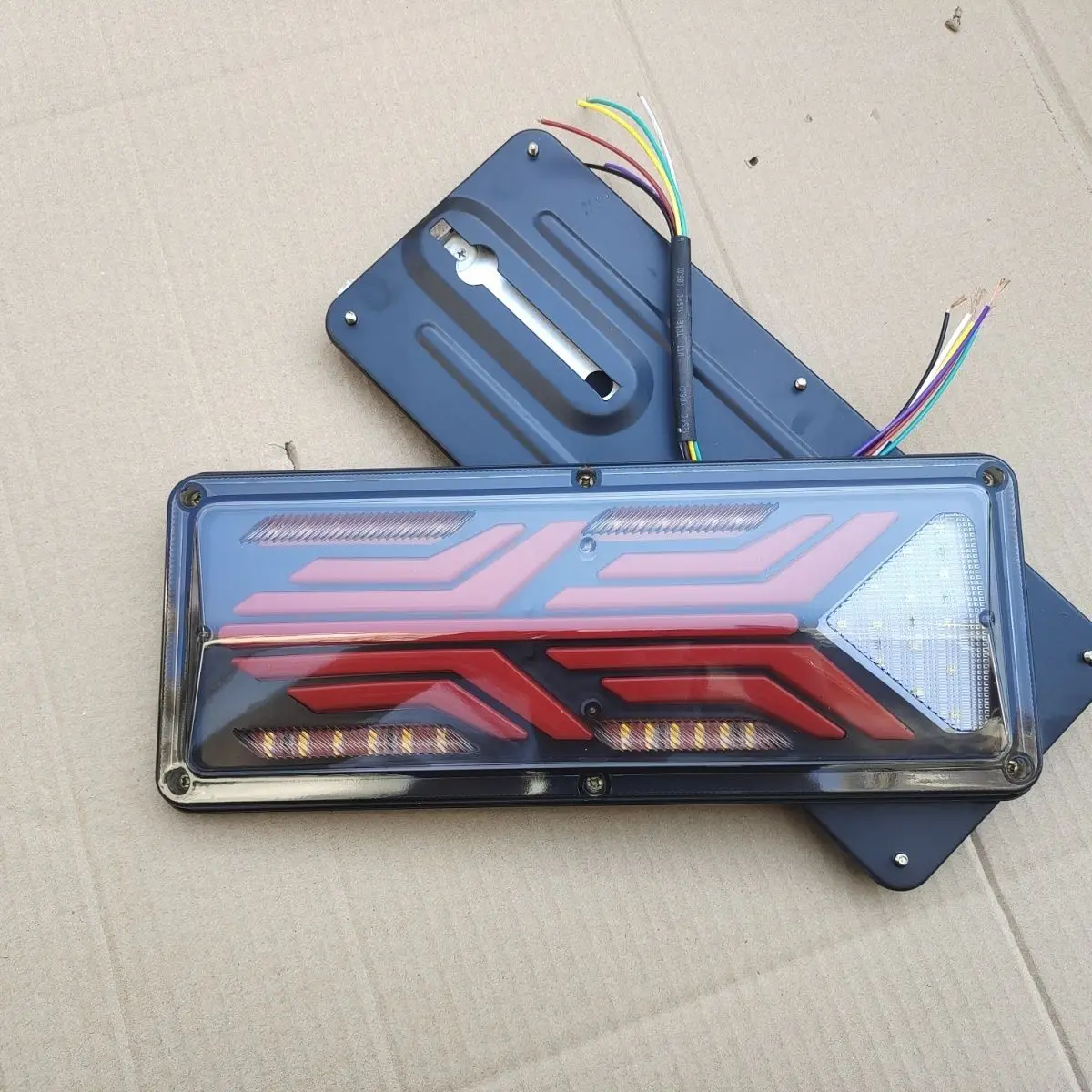 2PCS-12-24V-LED-TailLight-Trailer-Tail-light-Tractor-Rear-Light-Truck ...