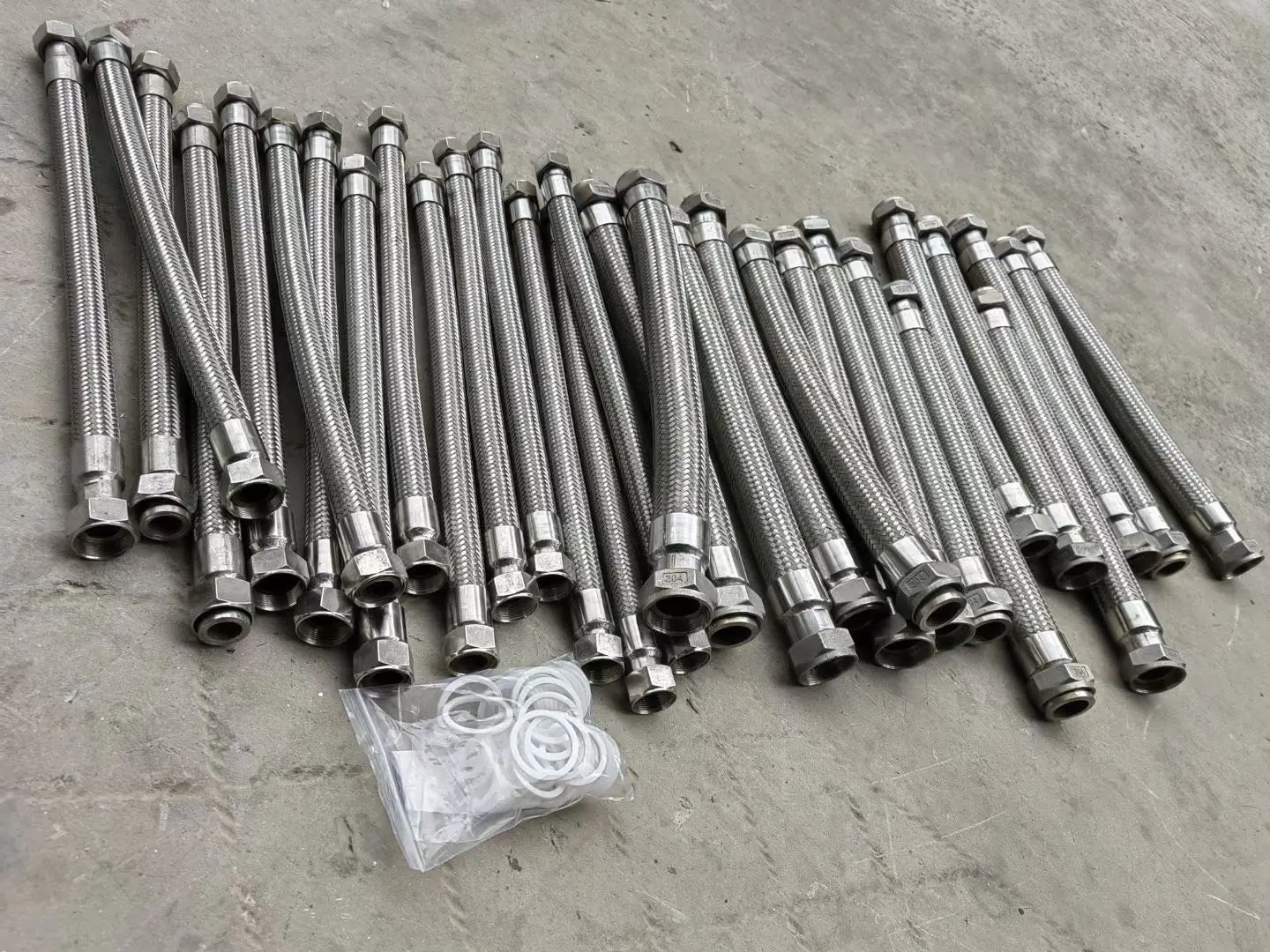 Metal-Hose-for-Industrial-Applications-Durable-Flexible-Metal-Tubing ...