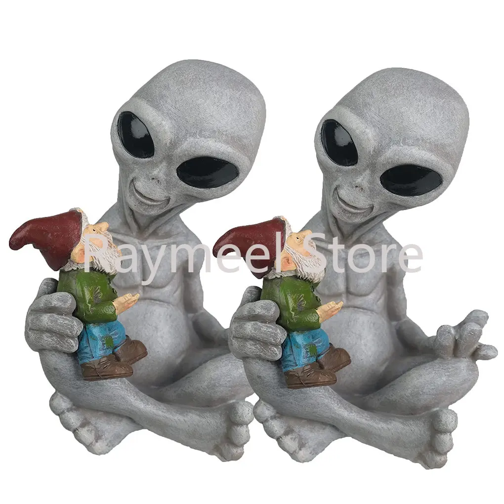 Aliens-Hugging-Dwarves-Gnome-Garden-Elves-Ornaments-Creative-Art-Design ...
