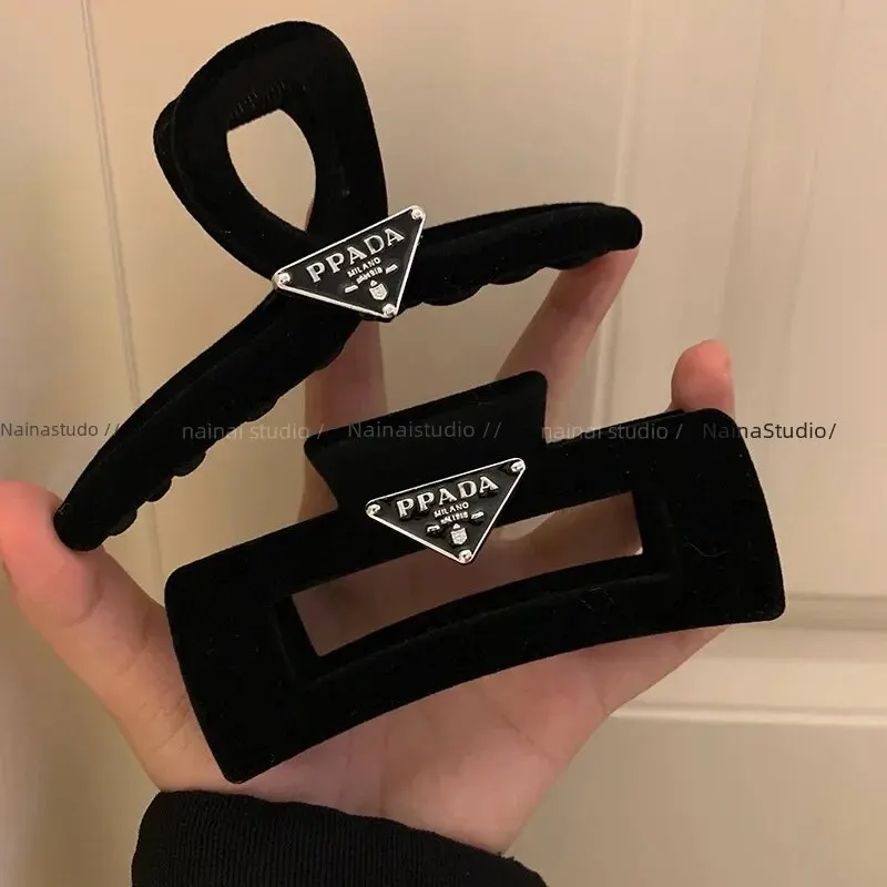 3-Claw Black Velvet High-End Retro French Style Back Hair Clip Shark ...