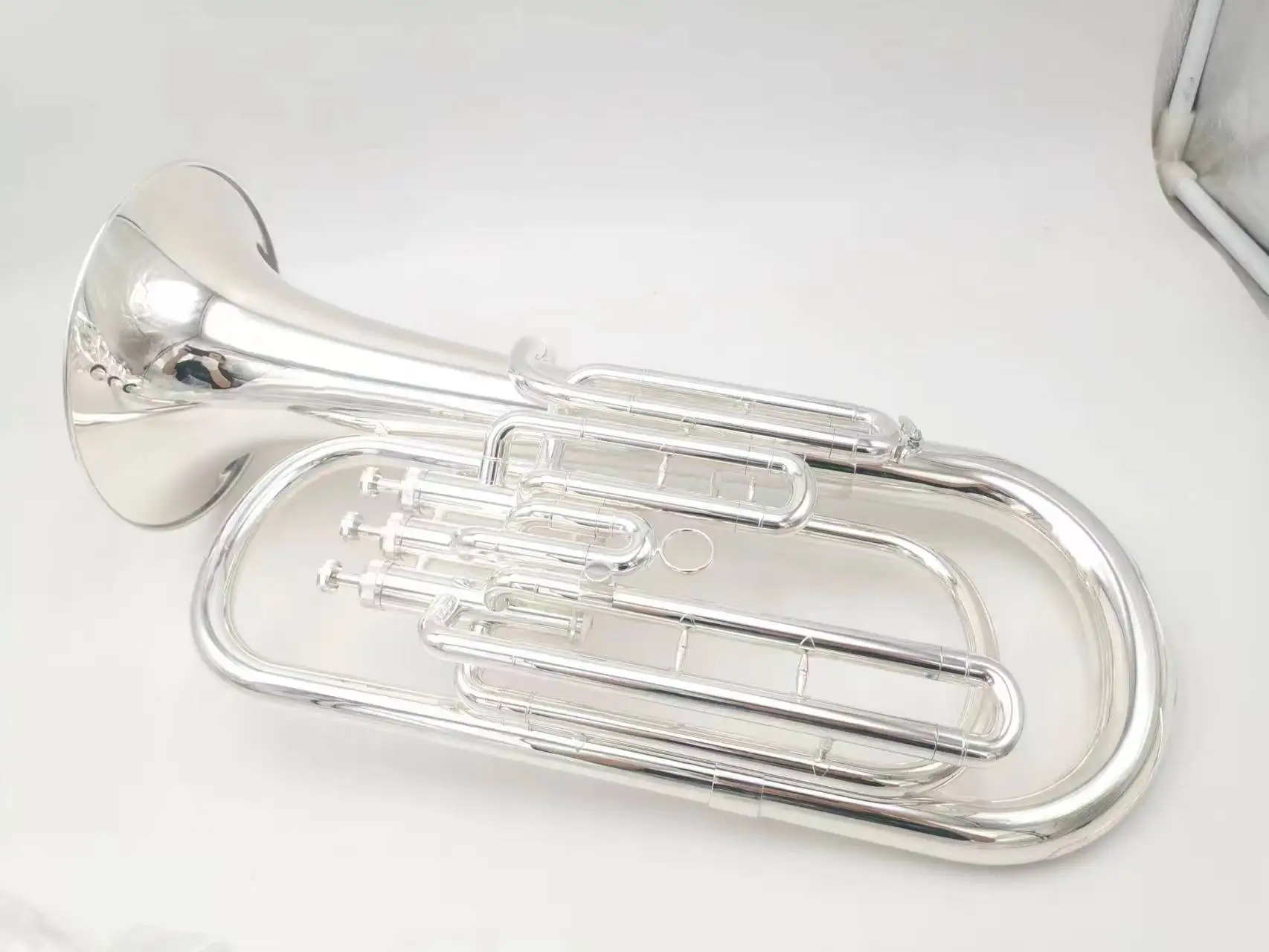 Santachi-Ken-tenor-tenor-horn-upper-bass-tuba-hug-horn-flat-B-flat ...