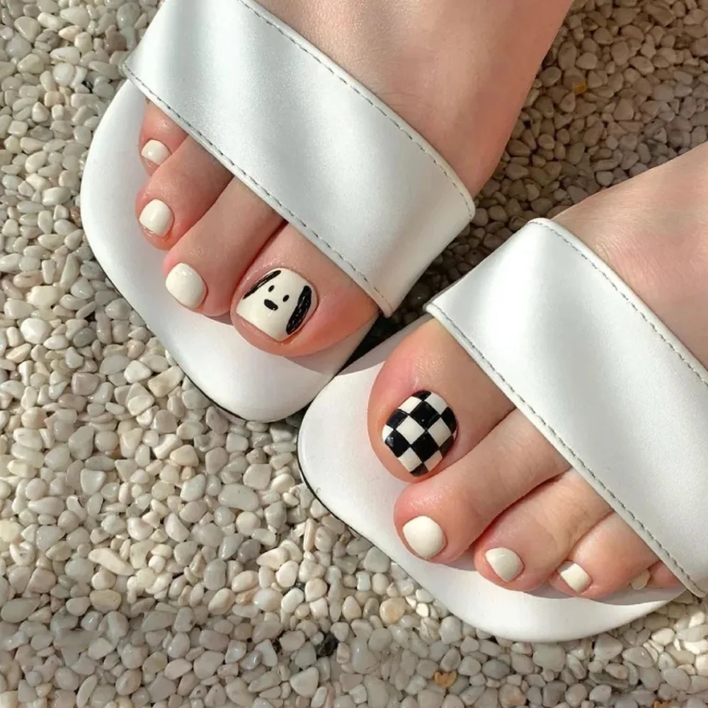 Toe Nail Designs Black And White