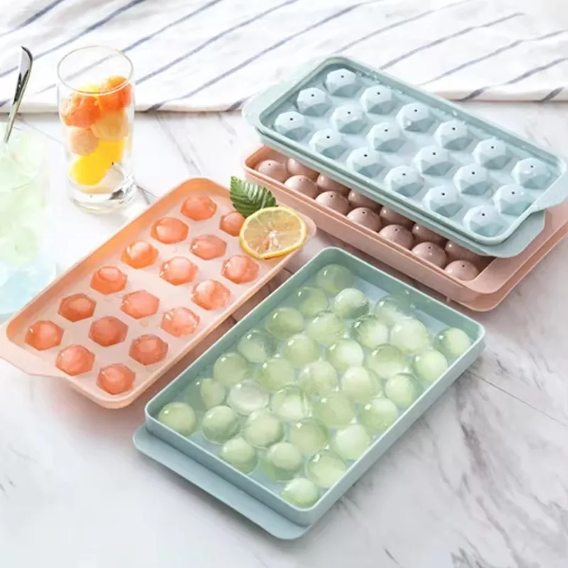 3D Round Ice Cube Tray with Lid Plastic Diamond Style Ice Mold ...