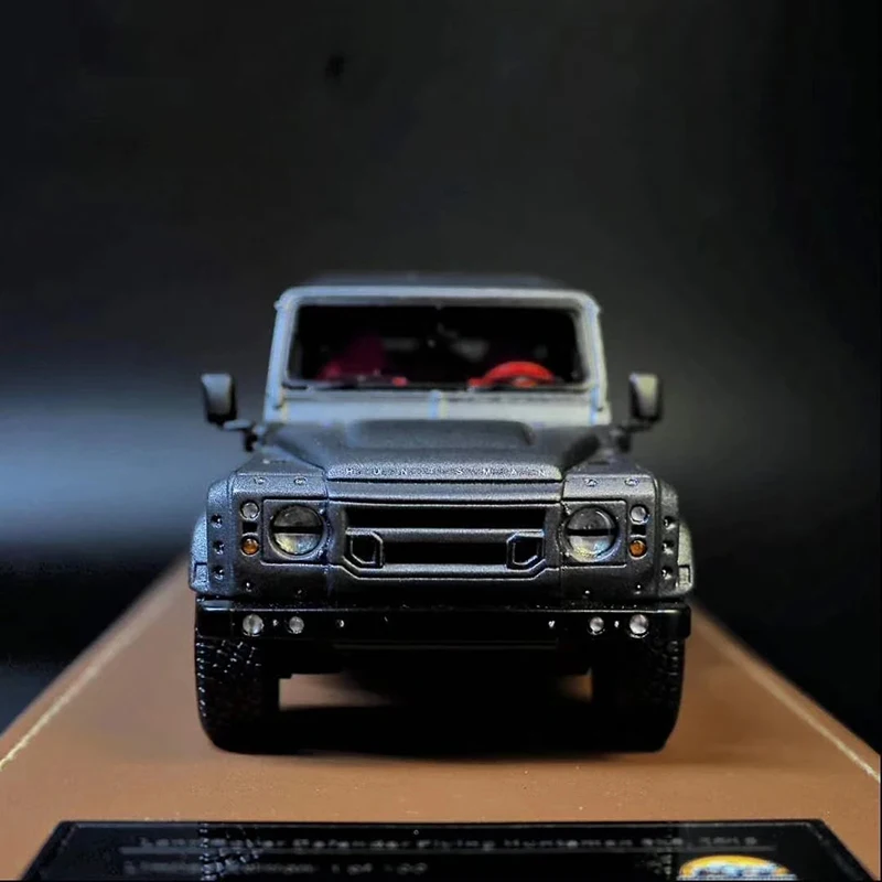 1-43-Scale-Real-Car-Simulation-Models-Land-Rover-Defender-Flying ...