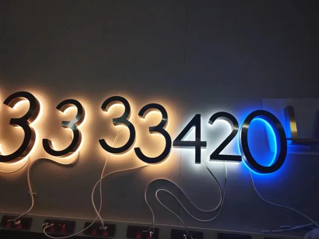 Custom House Numbers Custom LED House Numbers - Solar Powered ...