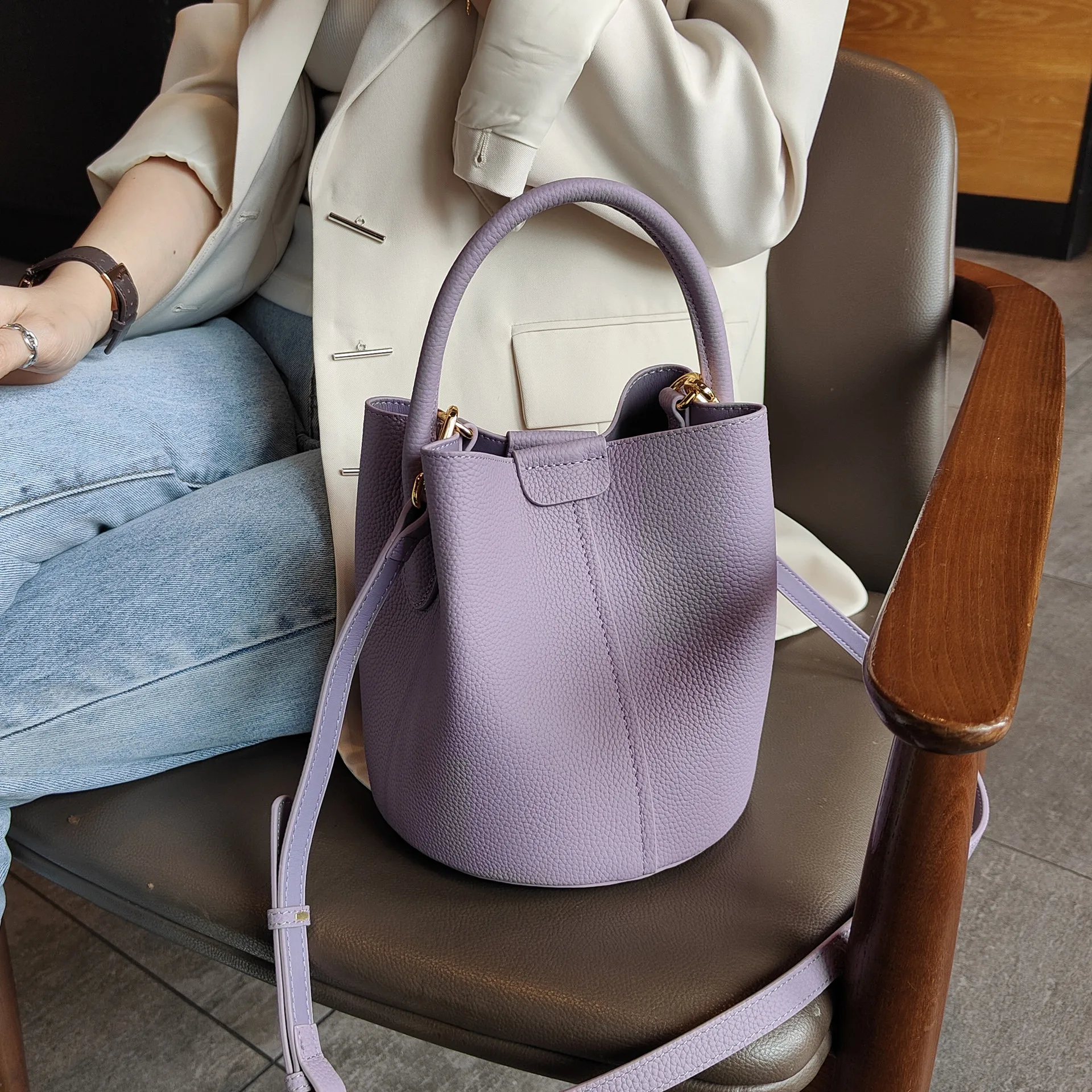 Noble Lavender Roxo Rodada Balde Tote Pequeno Elegante Couro Bolsa ...