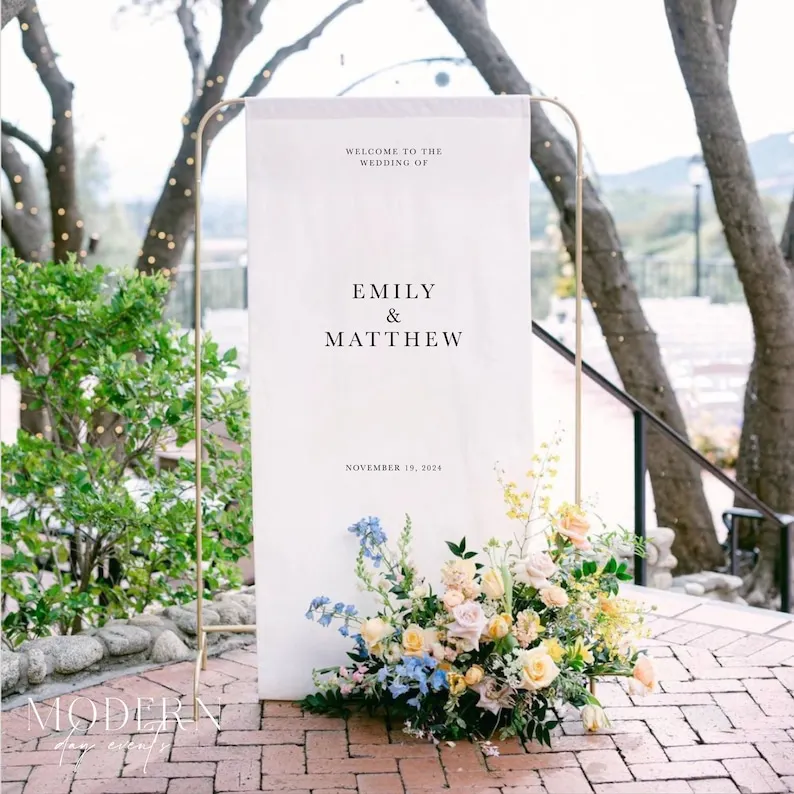 Fabric wedding sign | Beachweddingtips.com