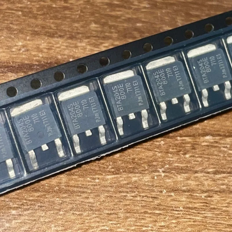 10PCS/LOT 204S8E BTA204S-800E TO-252 100% New orginal