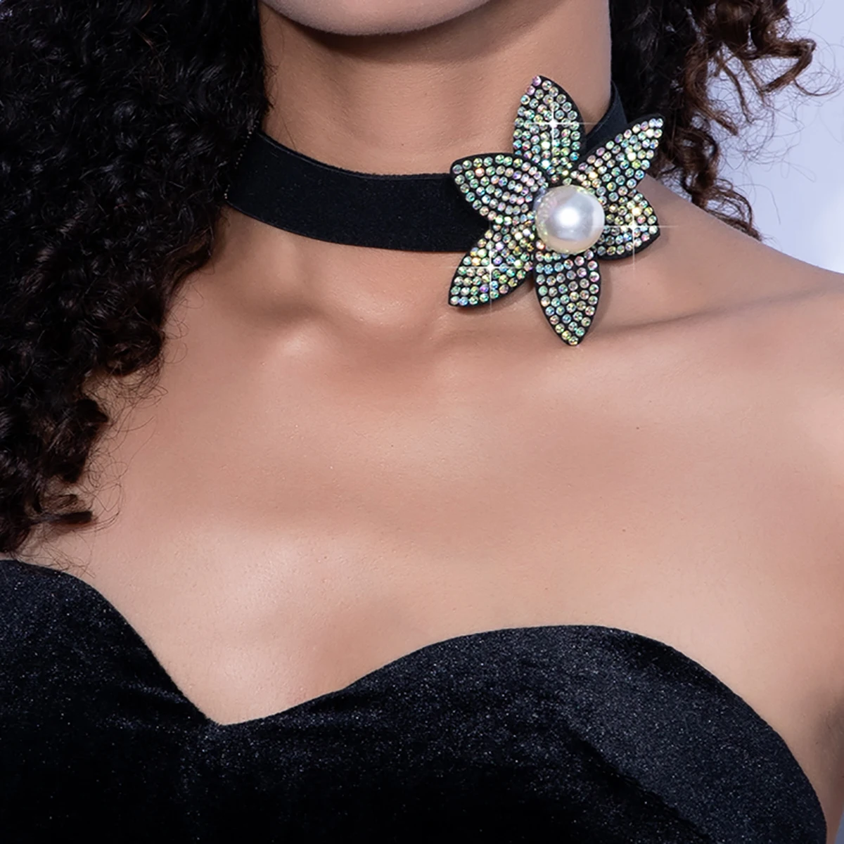 Elegant Six Petal Drill Big Flower Chokers Necklace Women's Fashion ...