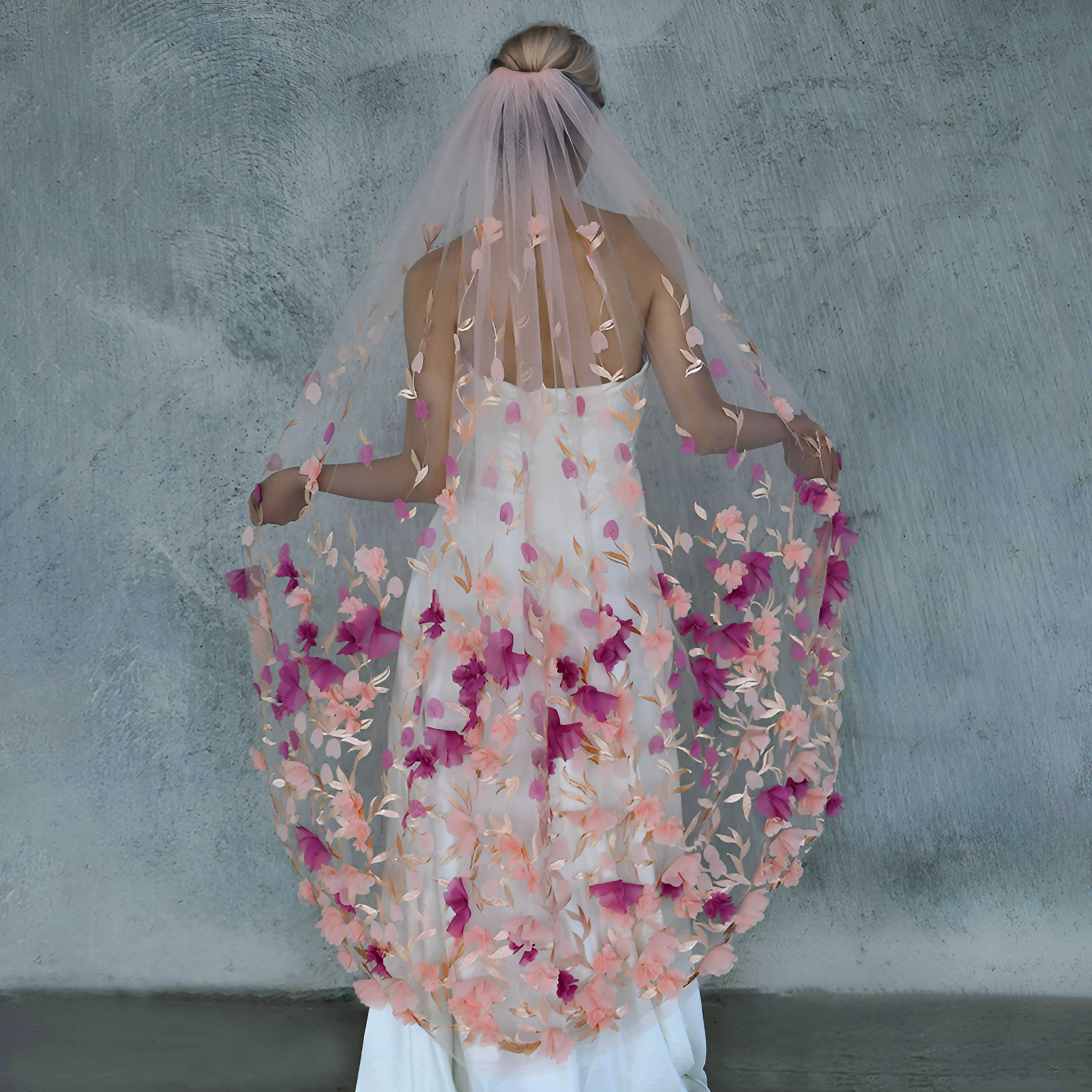 Velo-de-novia-colorido-con-apliques-de-flores-rosas-longitud-de-Vals ...