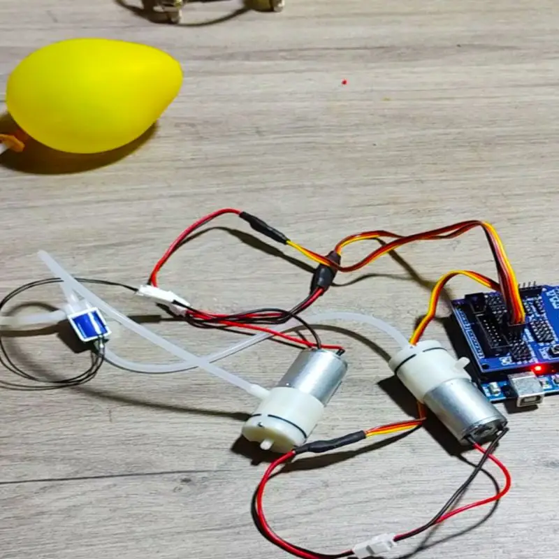 Simulates-balloons-inflated-and-inhaled-Robot-Arm-Vacuum-Suction-Cup ...